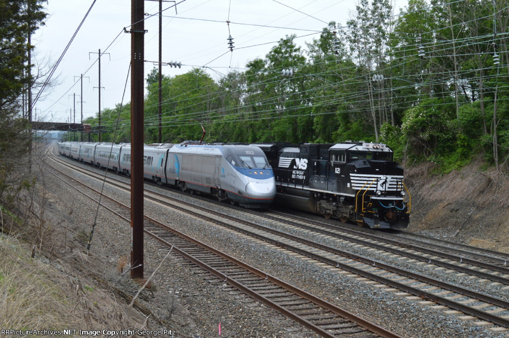Acela 2160(28) passes NS 66X
